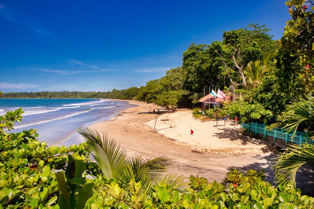 Experiencias & Tours en el Caribe Sur - Kenaki Lodge